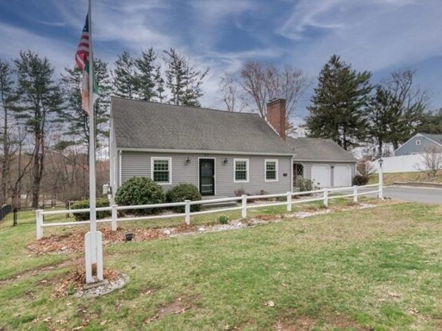E Circle Dr, East Longmeadow, Home For Sale