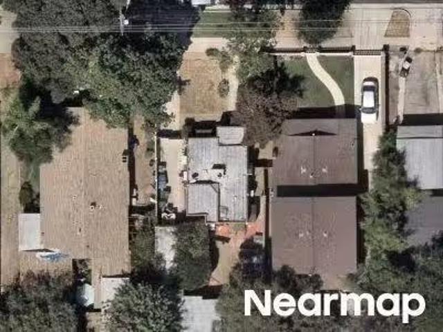 E Claremont St