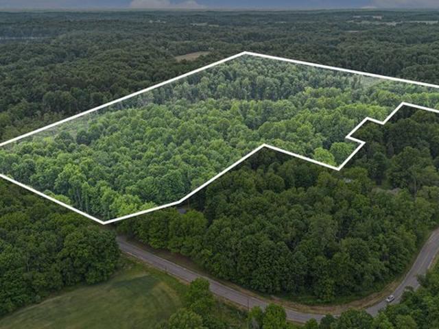 E Clear Lake Rd, Buchanan, MI 49107