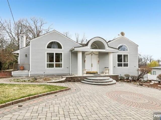 E Clinton Ave, Tenafly, Home For Sale