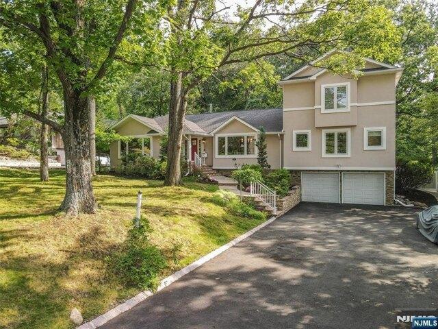 E Clinton Ave, Tenafly, Home For Sale
