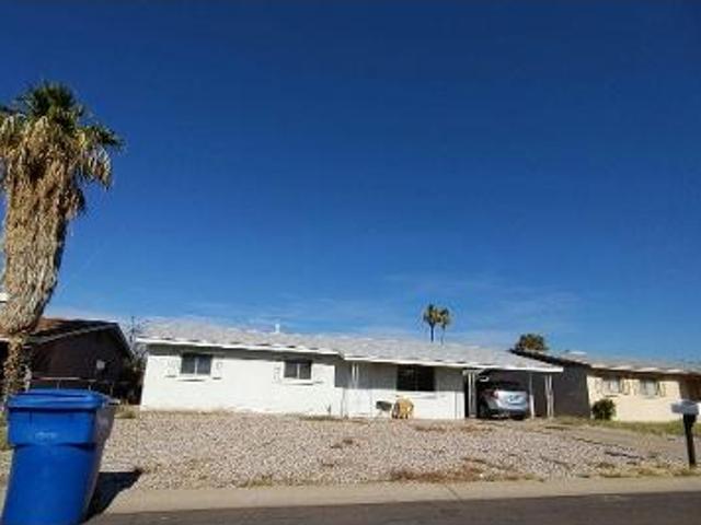 E Clovis Cir