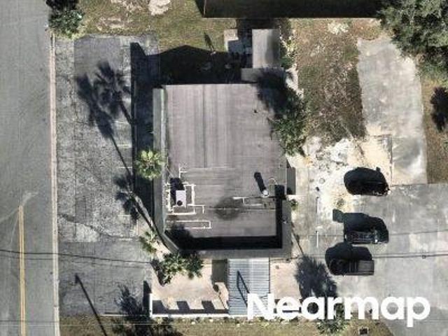 E Colonial Dr