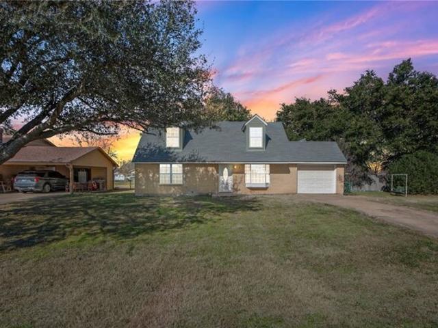 E Colorado St, Bremond, Home For Sale