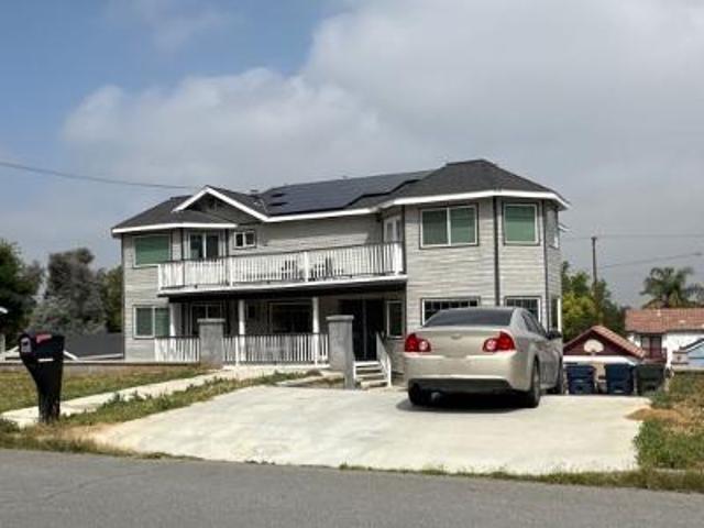 E Crescent Ave