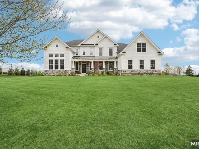 E Crescent Ave, Mahwah, Home For Sale