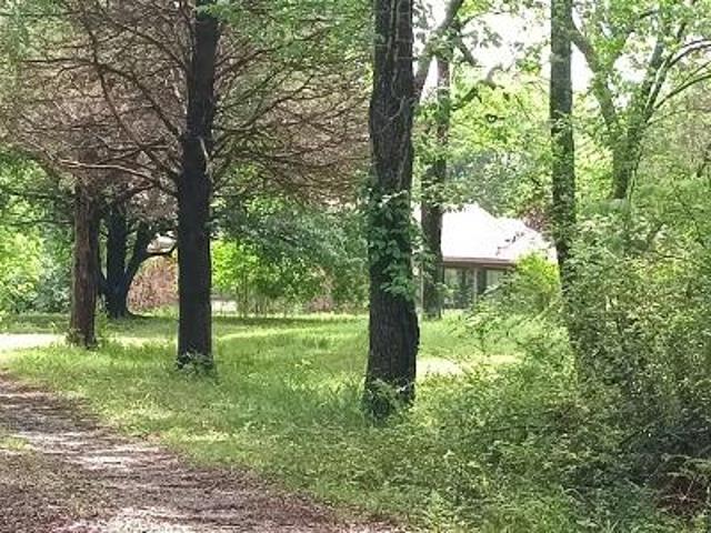 E Davis Field Rd