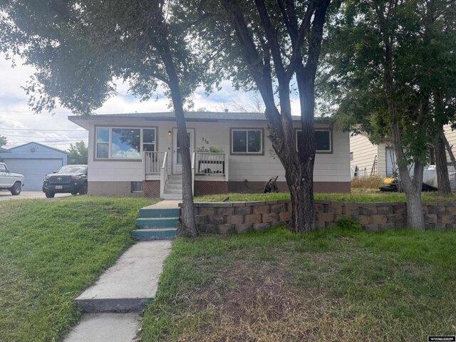 E Davis St, Rawlins, Home For Sale