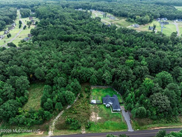E Deer Creek Road, Byhalia, MS 38611