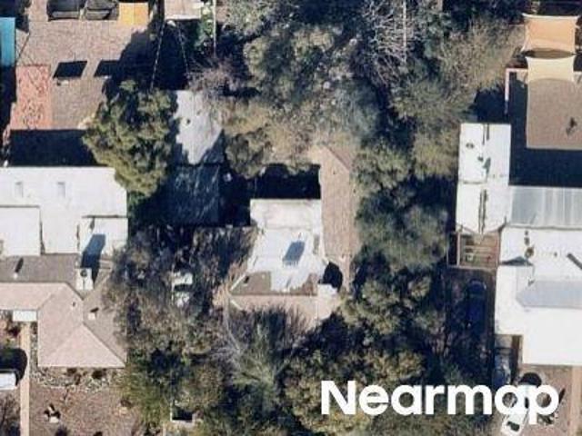 E Desmond Ln