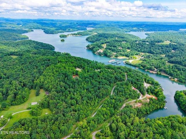 E Dogwood Trl, La Follette, TN 37766