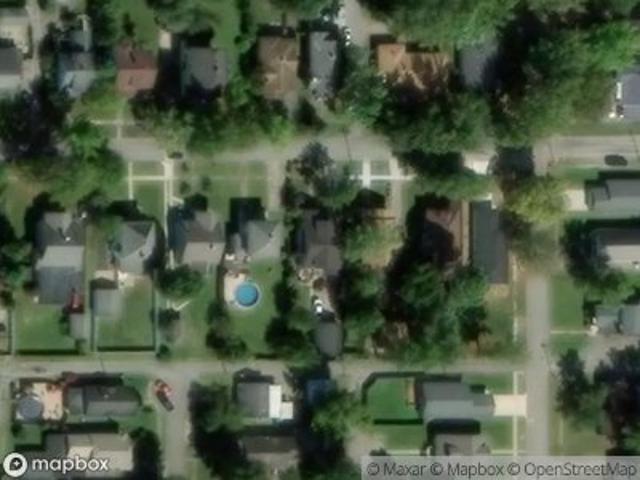 E Everett St