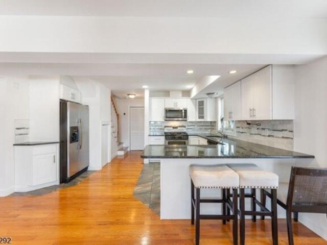 E Elizabeth Ave Apt,linden, Condo For Sale