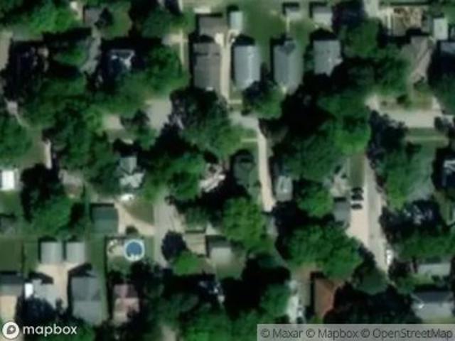 E Elmwood St