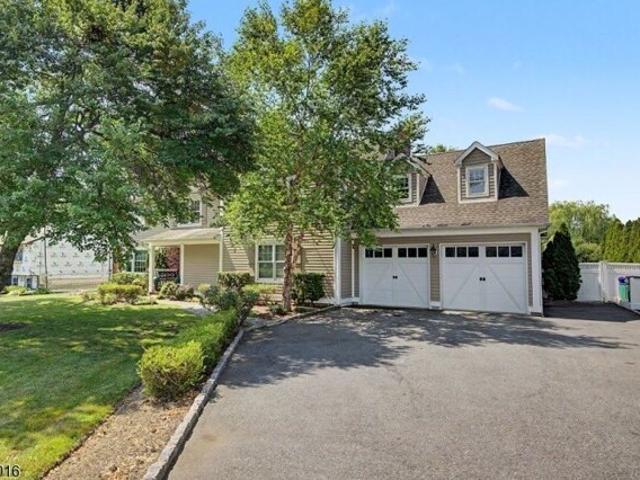 E Fairchild Pl, Hanover Twp, Home For Sale