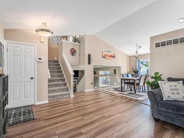 E Falling Leaf Dr Se, Kentwood, Home For Sale