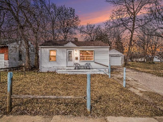 E Foss Ave # 48505