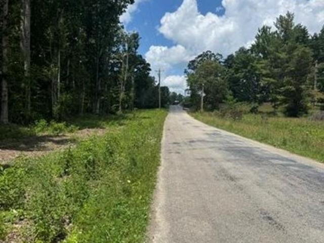 E Fork Ln, Crawford, TN 38554