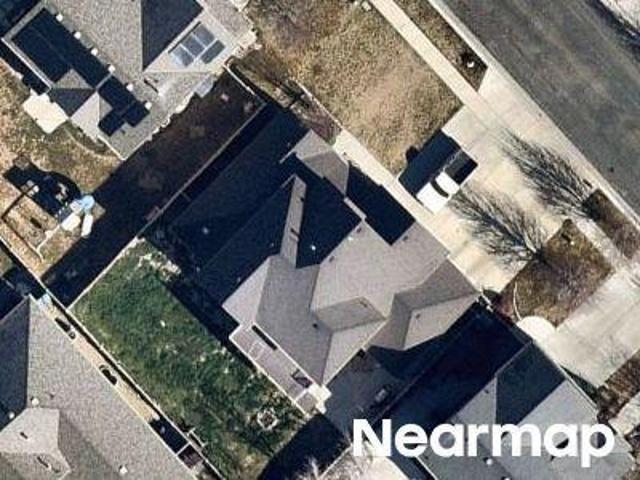 E Foxwood Dr