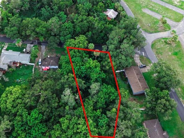 E Fruitland St, Fruitland Park, FL 34731