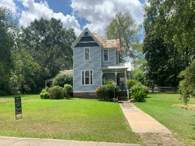 E Georgetown St