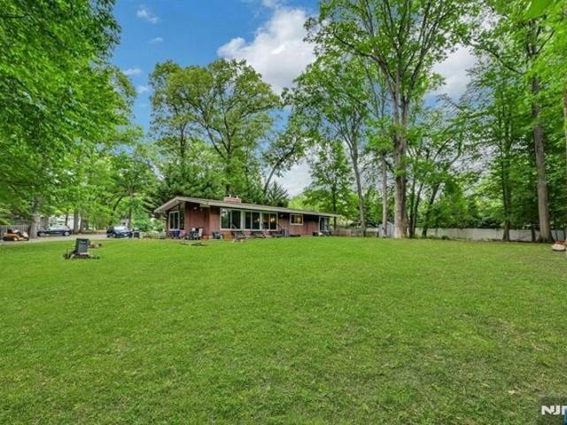 E Glen Ave, Township Of Washington, Home For Sale