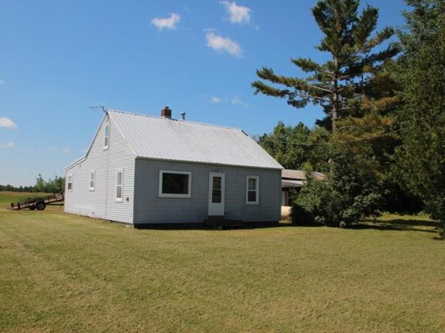 E Gogomain Rd, Pickford, Farm House For
