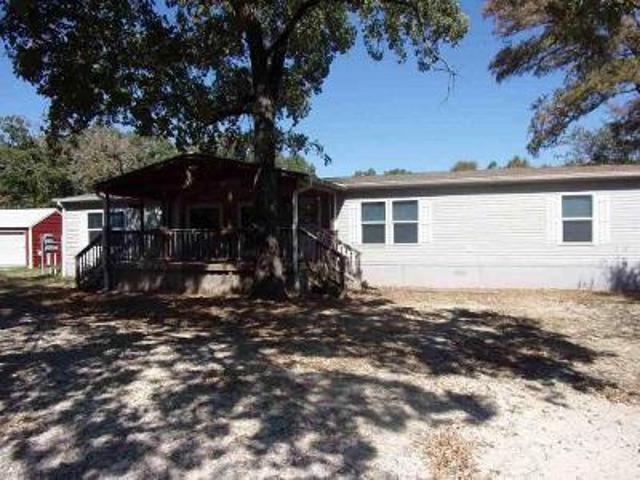 E Golden Oaks Dr
