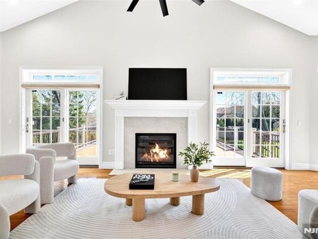 E Gramercy Pl, Glen Rock, Home For Sale