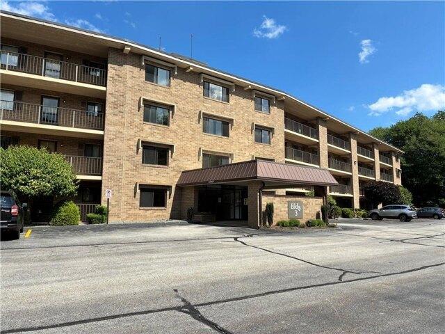 E Greenwich Ave Apt, West Warwick, Condo For Sale