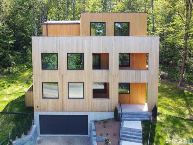 E Hyerdale Dr, Goshen, Home For Sale