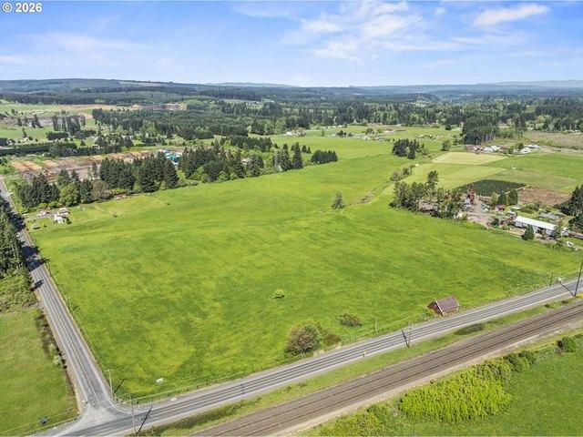 E Hale Rd, Winlock, WA 98596