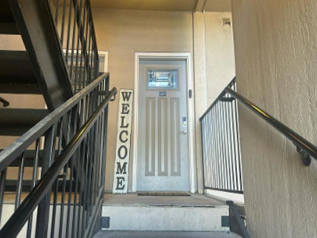 E Hampden Cir # 201