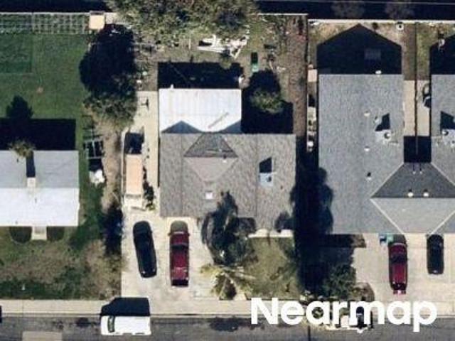E Helen Ave