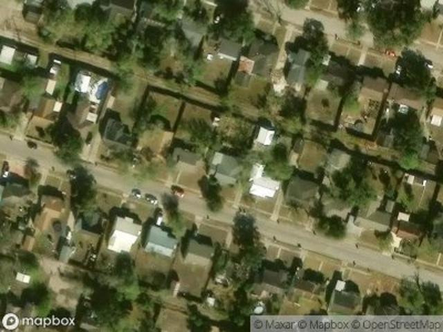 E Henderson St