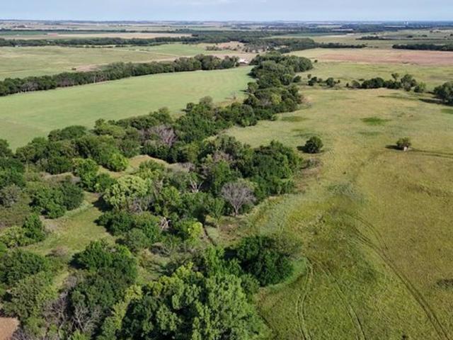 E Hobbs Creek Rd, Gypsum, KS 67448