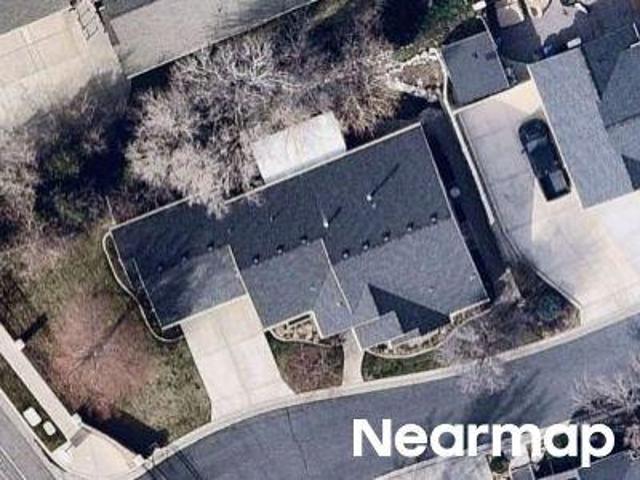 E Holladay Oaks Ln