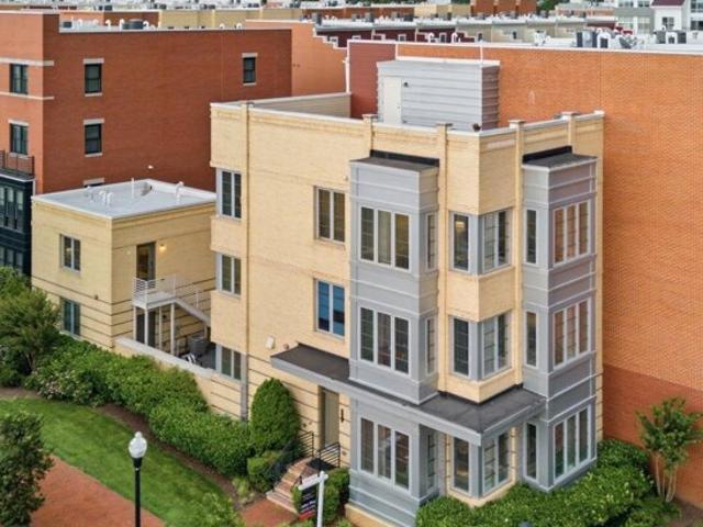 E Howell Ave, Alexandria, Home For Sale