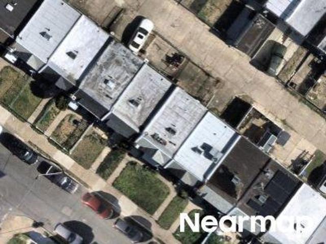 E Howell St