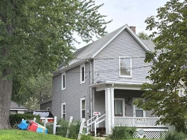 E Illinois Ave
