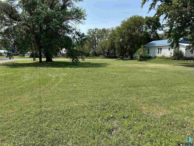 E Iowa St, Bridgewater, SD 57319