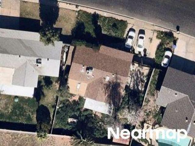 E Juanita Ave