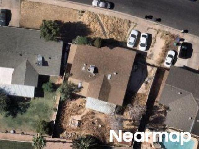 E Juanita Ave