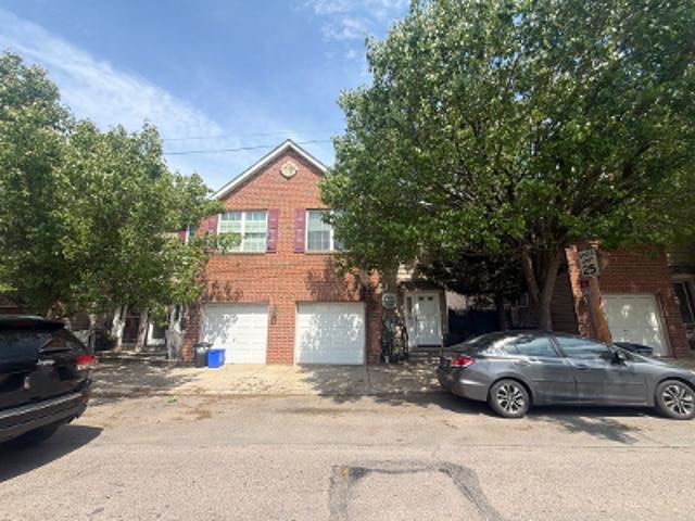 E Juniata St