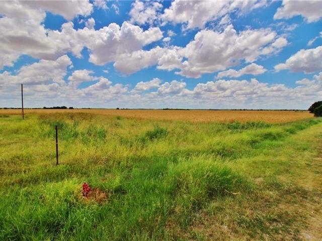 E Jackson, Bartlett, TX 76511