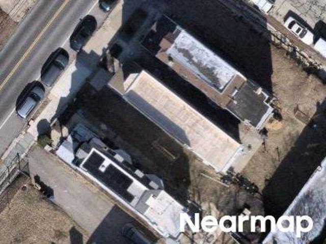 E Johnson St