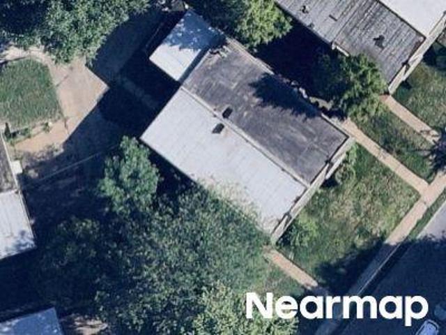 E Johnson St