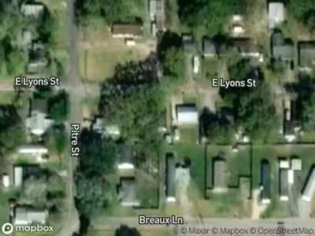 E Lyons St