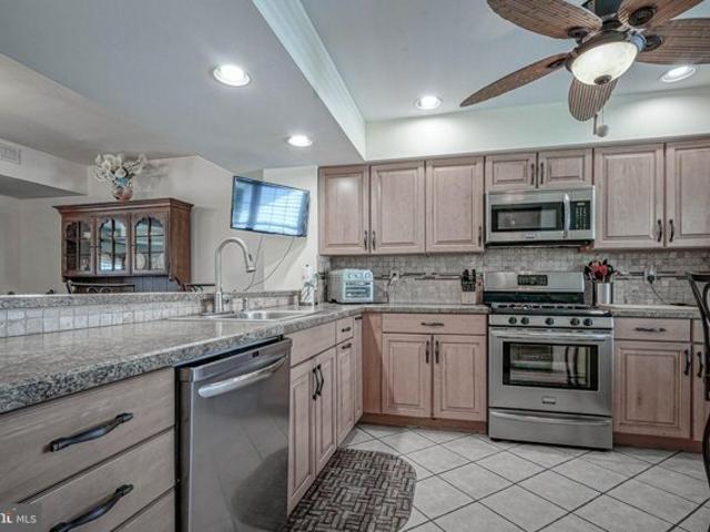 E Lake Front Cir, Galloway, Home For Sale