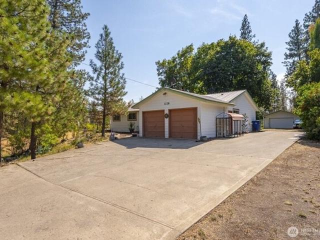 E Lake St, Medical Lake, Home For Sale